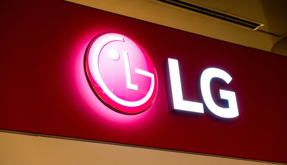 World’s First Wireless Transparent TV Is Here – LG OLED TV – Real ...